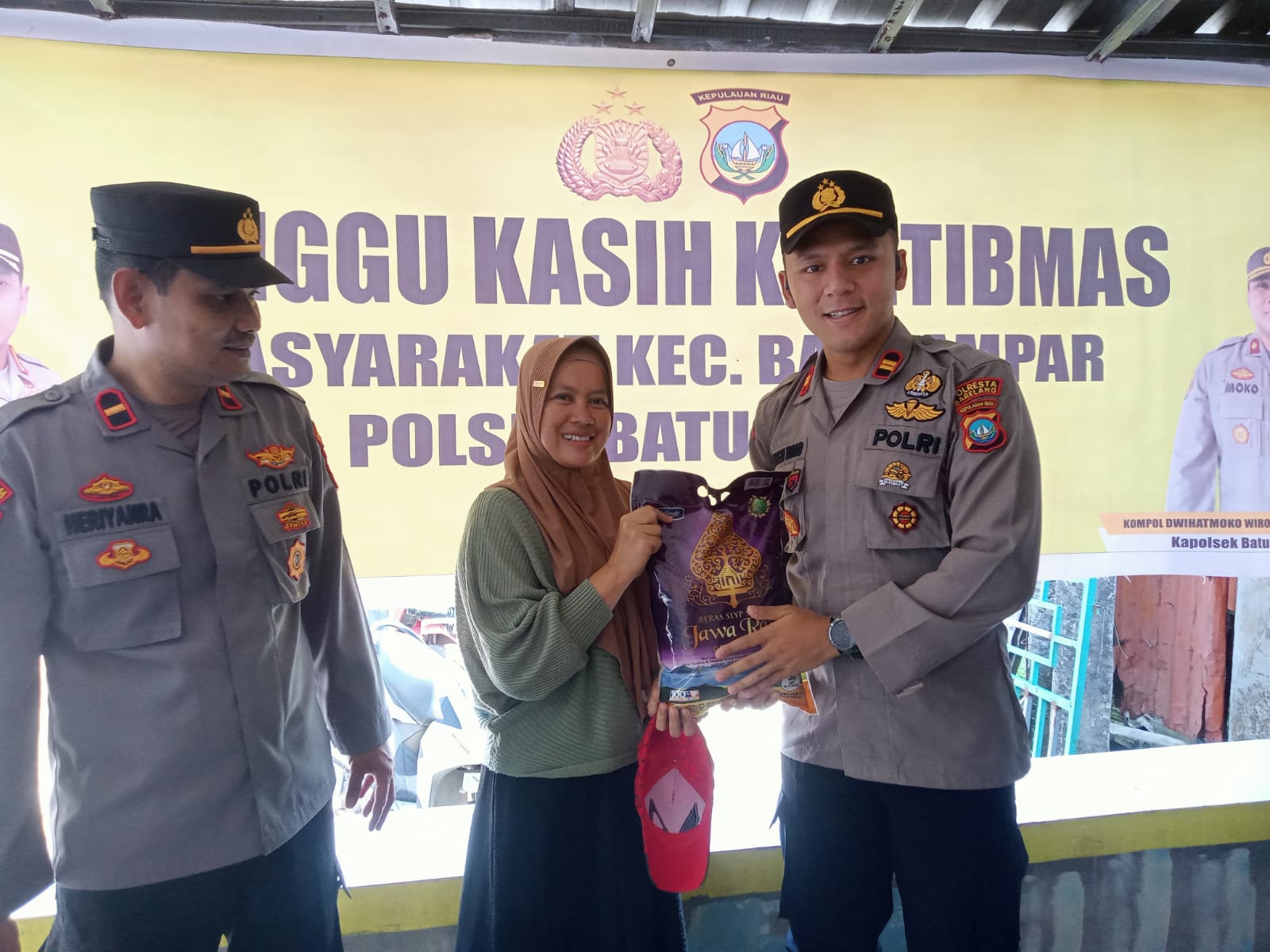 Iptu Raden Bimo Dwi Lambang Pimpin Minggu Kasih Kamtibmas di Tanjung Sengkuang Batu Ampar ...