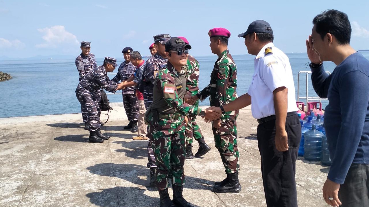 Danlantamal IV Tinjau Personil TNI AL Posal Nipah Sebagai Garda ...