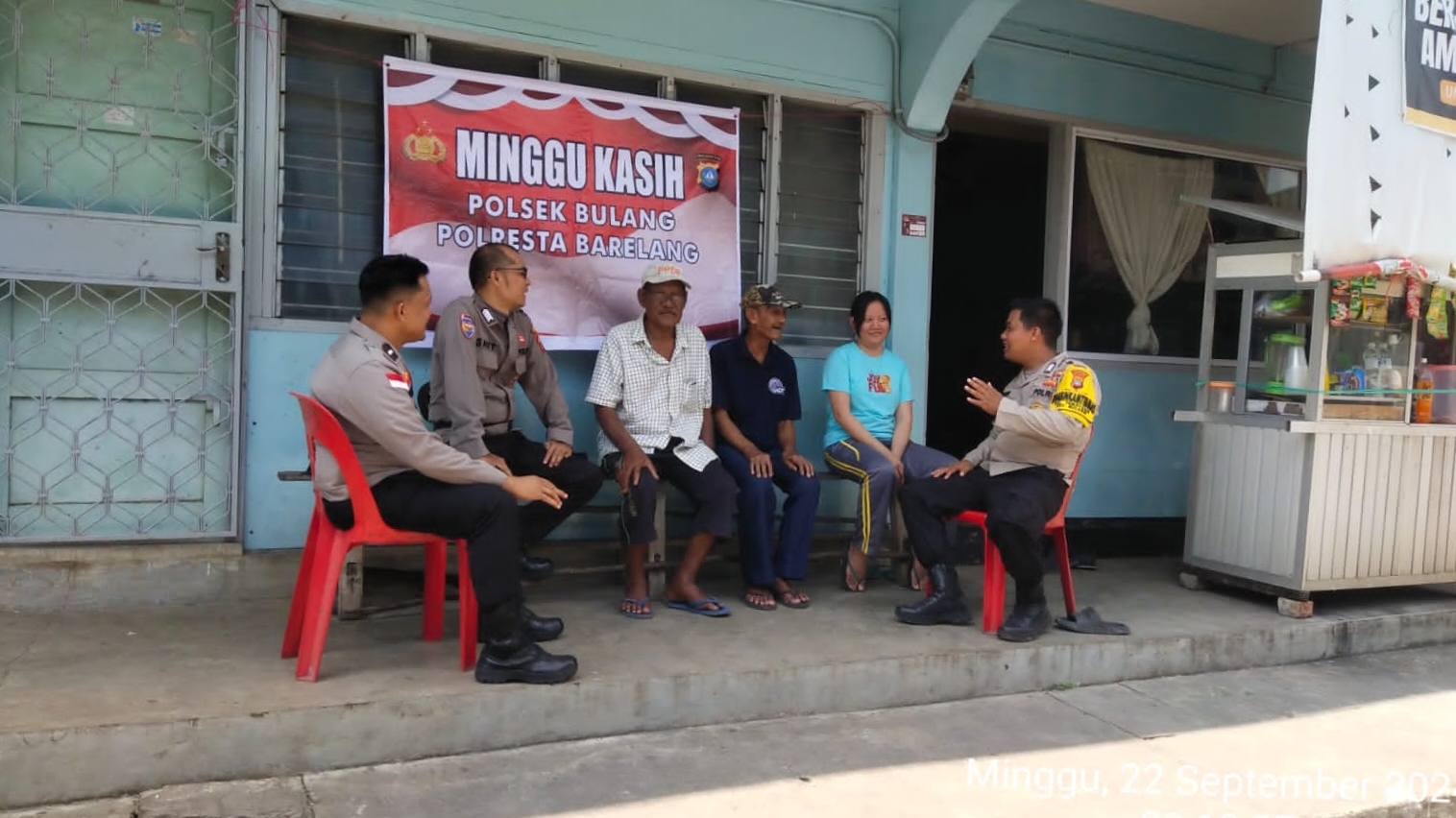 Minggu Kasih Polsek Bulang di Pulau Temoyong - MataKepri || Portal ...