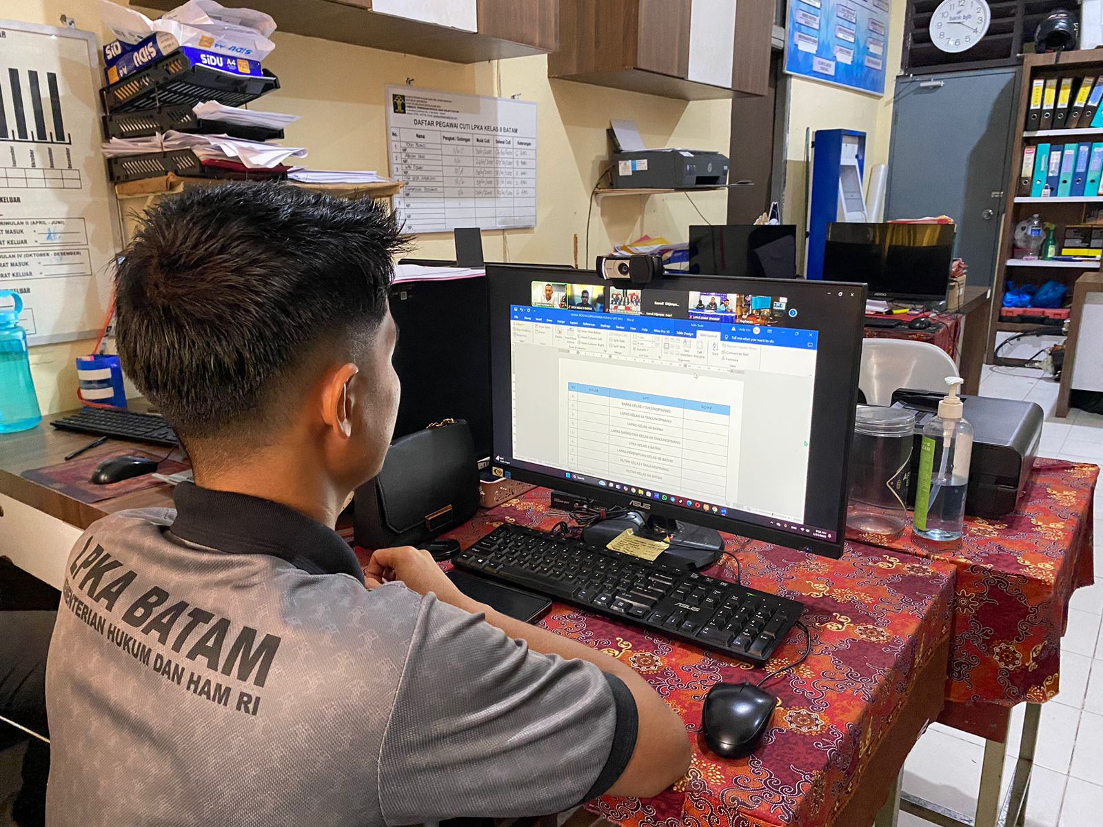 Tim Humas LPKA Batam Ikuti Zoom di Lingkungan Kanwil Ditjenpas Kepri ...