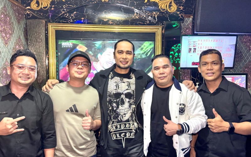 Alf Tatale Pukau Pengunjung Boombastic Batam dalam Penampilan Penuh ...