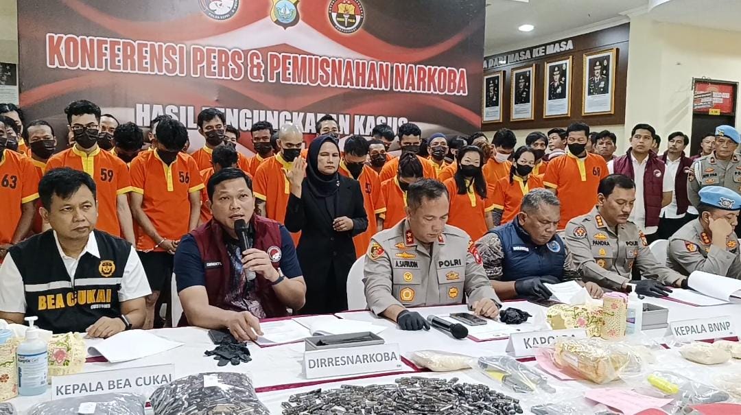 Polisi Tangkap Oknum Syahbandar KSOP, Diduga Bantu Loloskan Liquid Vape ...
